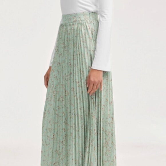 Veiled Collection | Skirts | Veiled Collection Pleated Floral Maxi ...